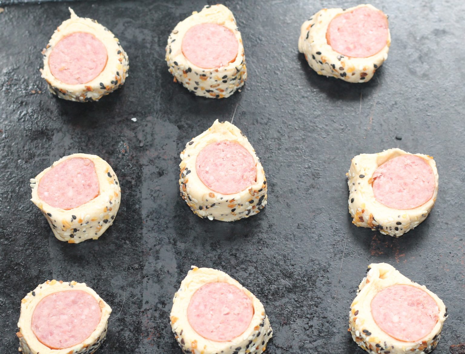 Everything Bagel Seasoning Kielbasa Bites (3-Ingredient Party Snack ...