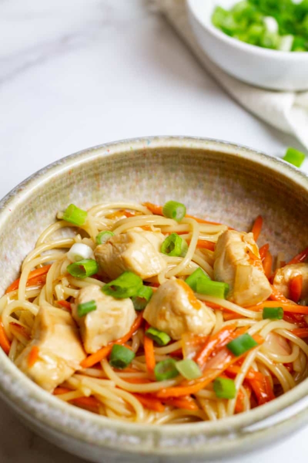 Quick & Easy Spicy Chicken Lo Mein - Snug & Cozy Life