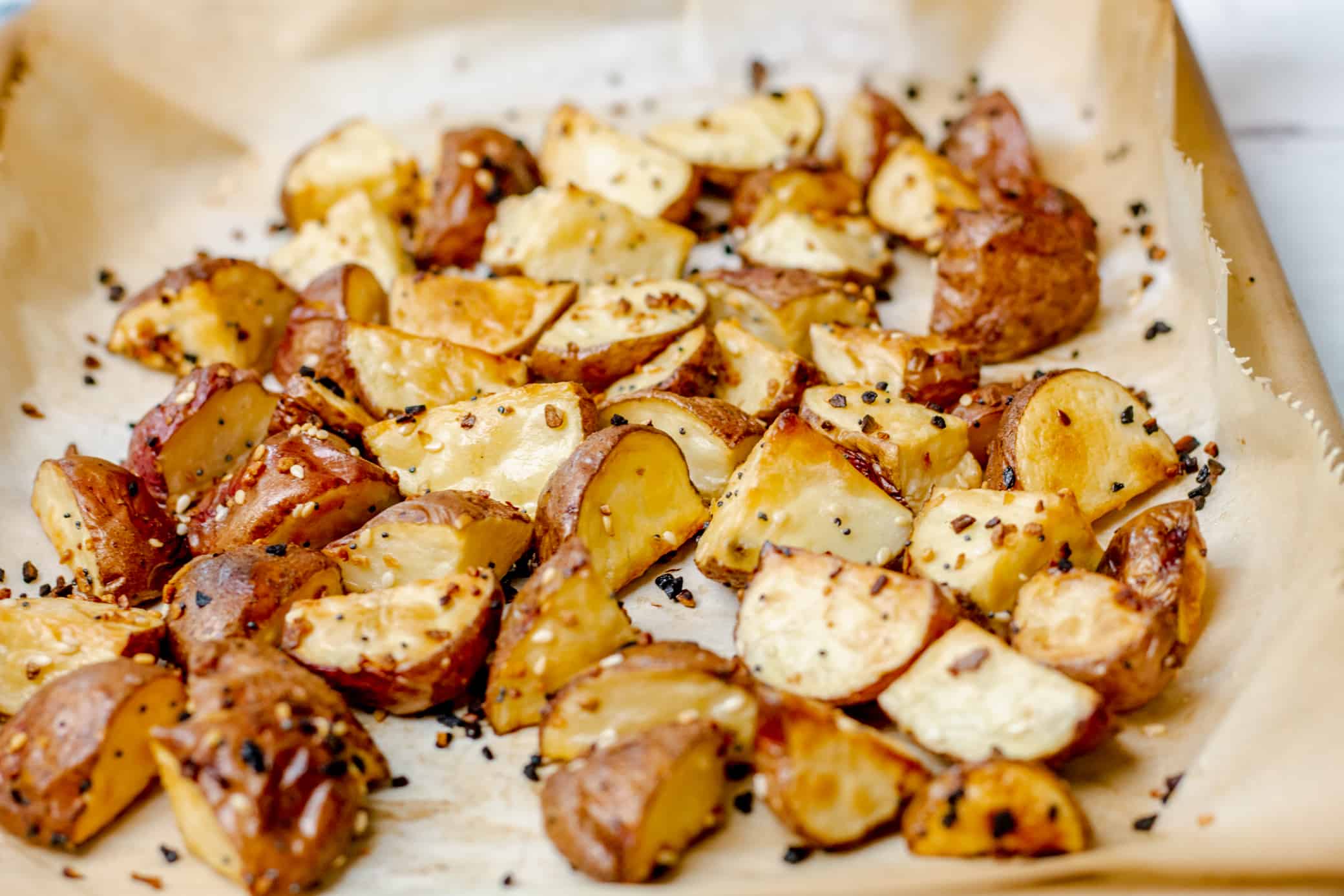 How to Make Crazy Good {and Easy!} Everything Bagel Roasted Potatoes