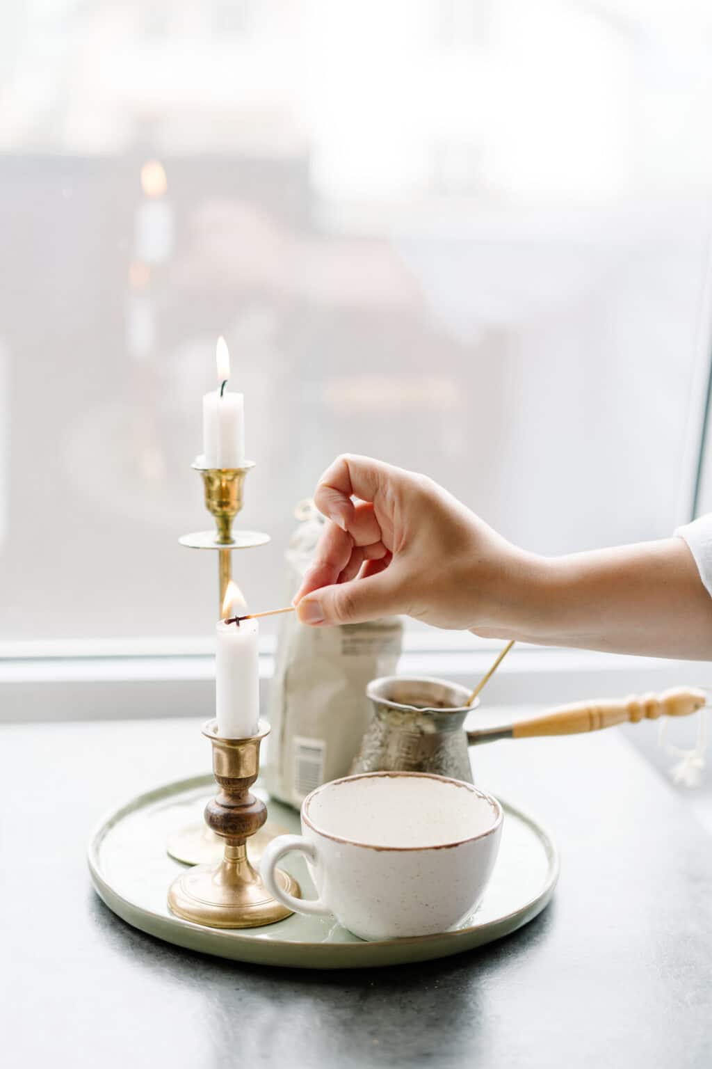 25 Chic & Cozy Ideas To Transform Your Dinner Table This Winter