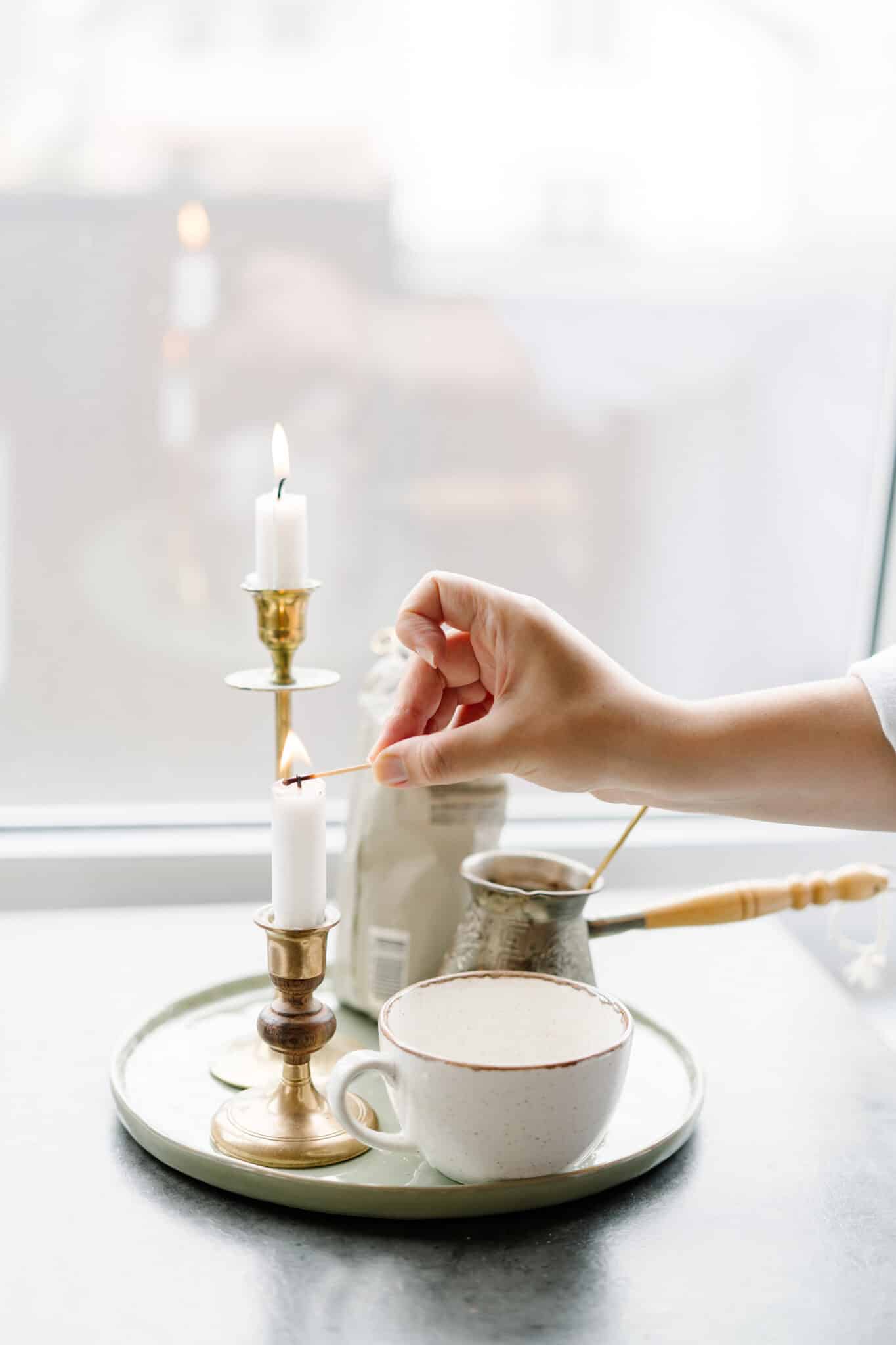 25 Chic & Cozy Ideas To Transform Your Dinner Table This Winter